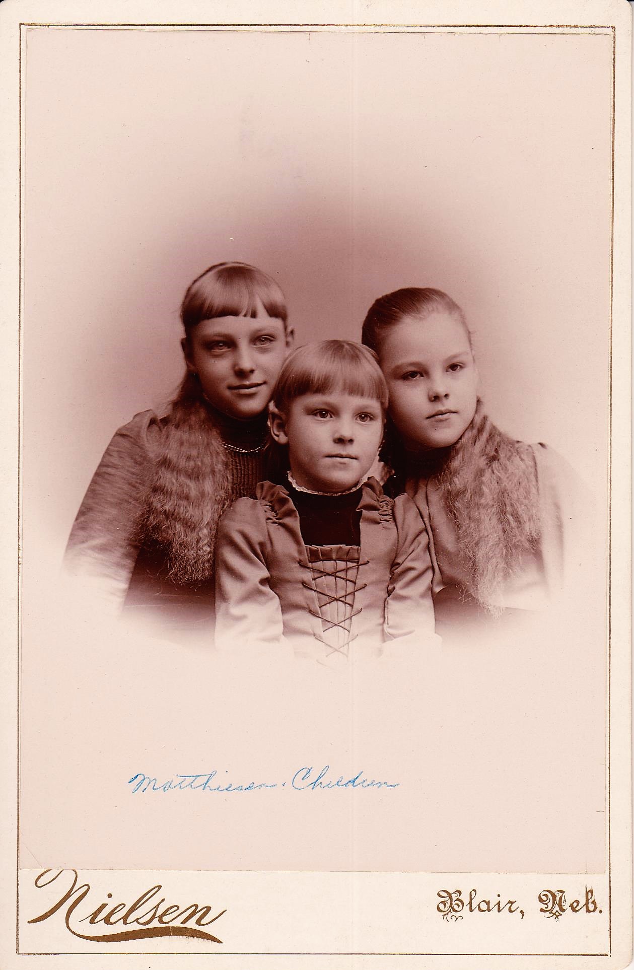 Matthiesen children – Washington County Museum